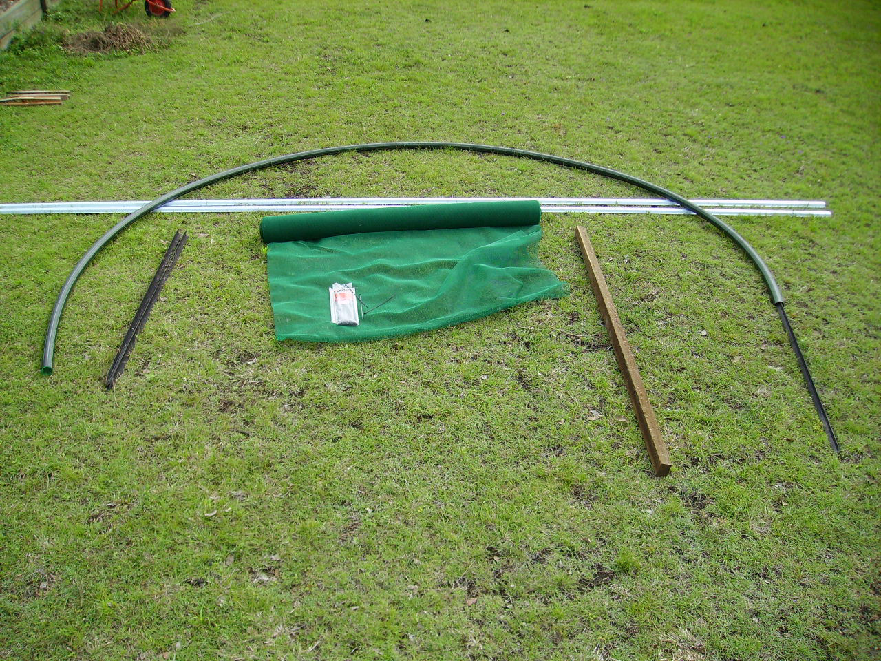 Build Your Own Shade House with Poly Pipe and Battens - Healthy Plants ...